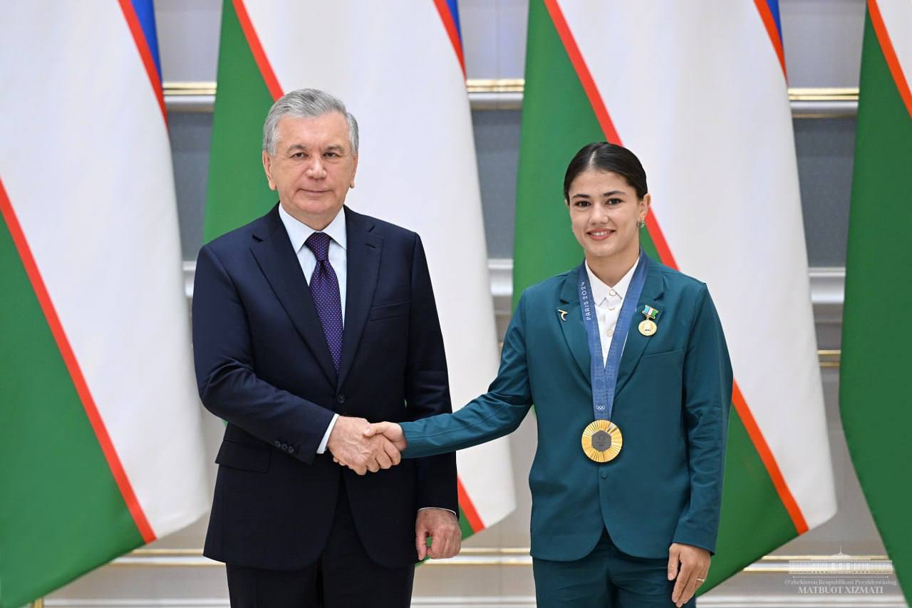 Parij Olimpiadasi sovrindorlari va murabbiylariga faxriy unvon va ...