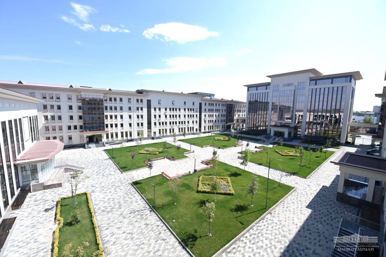 Prezident Shavkat Mirziyoyev Toshkent arxitektura-qurilish institutining yangi binosini borib ko ...