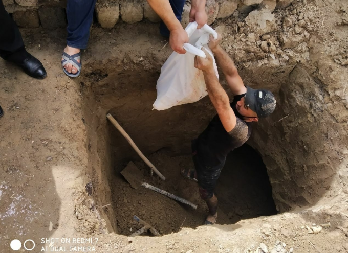 Resident of Angren discovers ancient burial site in his yard | UzReport ...