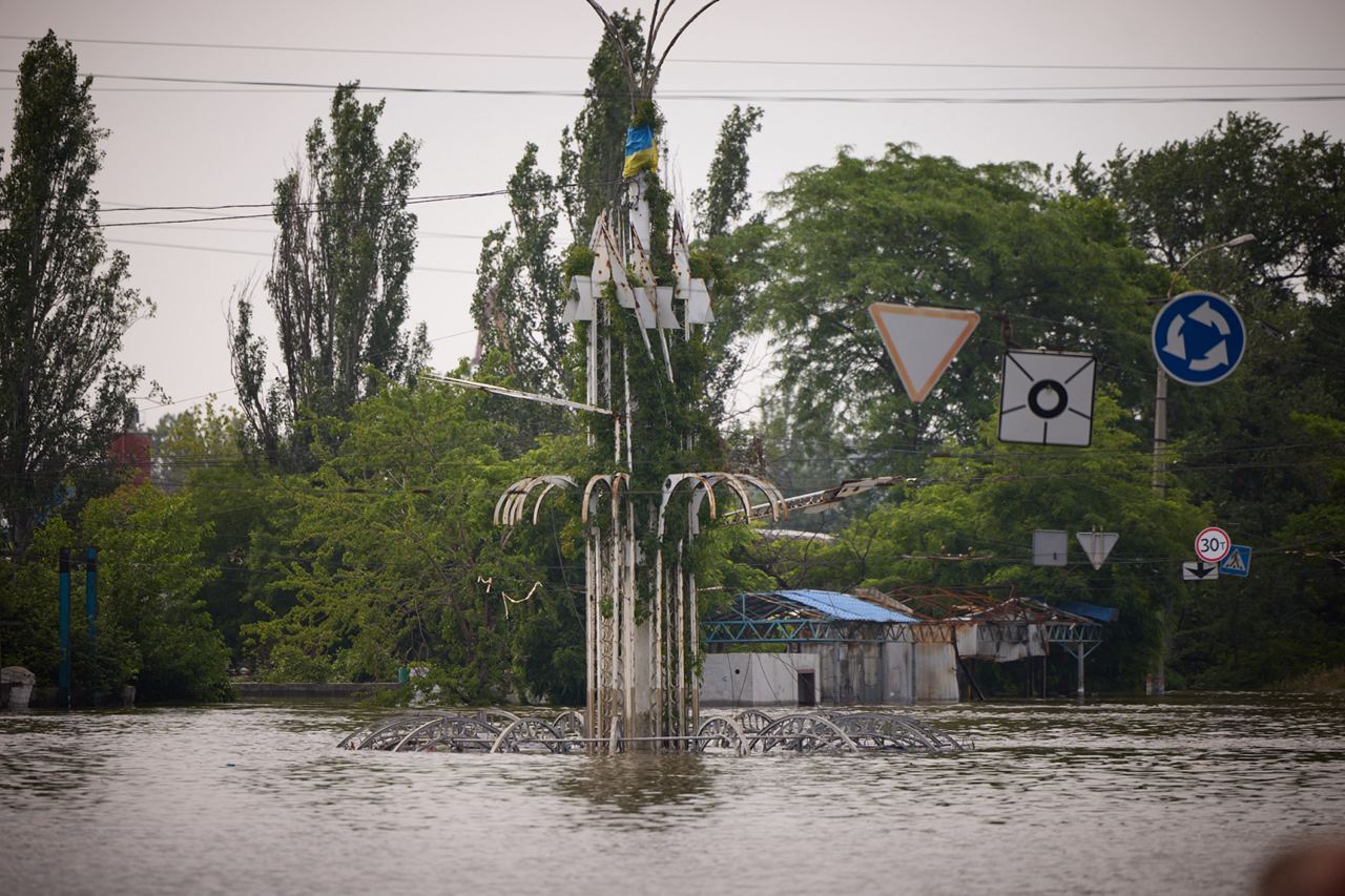 Zelenskiy suv bosgan Xerson viloyatiga tashrif buyurdi | UzReport.news