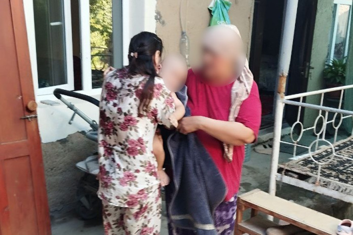 FVV qutqaruvchilari hojatxonaga tushib ketgan bolani qutqarib qoldi | UzReport.news
