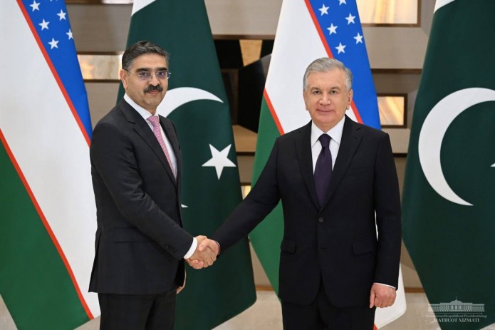Prezident Shavkat Mirziyoyev Pokiston Bosh vaziri Anvar ul-Haq Kakar ...