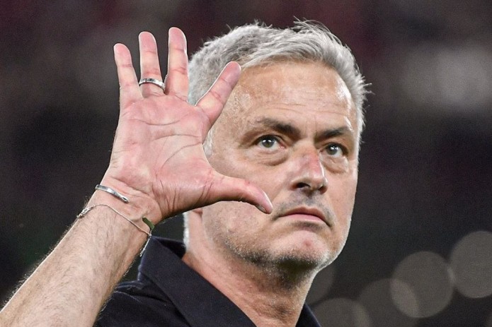 Rasman. Mourinyo "Roma" bosh murabbiyligi lavozimini tark etdi ...