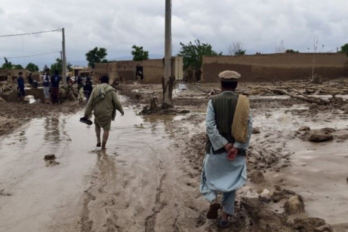 Afg‘onistondagi suv toshqinlari oqibatida 300 dan ortiq odam halok bo ...
