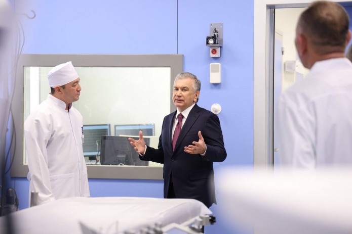 Shavkat Mirziyoyev Mudofaa vazirligining Markaziy harbiy klinik ...