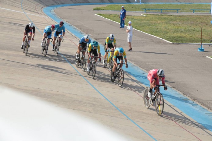 Namanganda velotrek boʻyicha xalqaro musobaqada o'zbekistonlik ...
