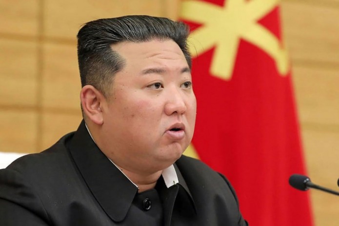 Kim Chen In Koreya yarim oroli yaqinida yadroviy urush boshlanishidan ...