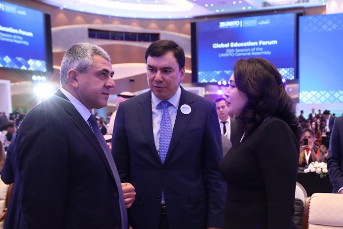 “Alloma bobolarimizning mehnatlari sabab zaminimizda X—XV asrlarda ...