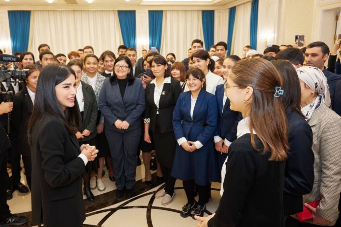 Saida Mirziyoyeva "Xorijiy tillarni o‘qitish bo‘yicha eng yaxshi maktab ...