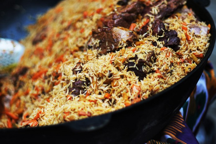 Eng qimmati Toshkentda: O'zbekistondagi osh markazlarida 1 porsiya ...