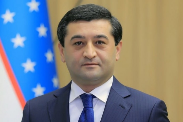 Xalq ta'lim vaziri Baxtiyor Saidov maktab o'quvchilariga yangi o'quv ...