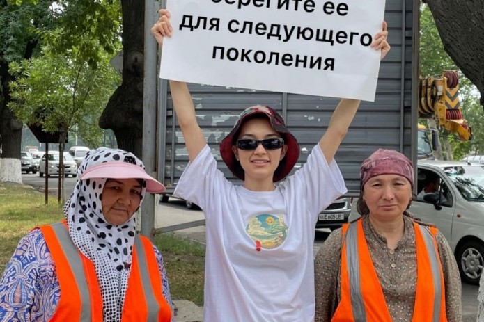 “Mashinadan axlat uloqtirma, bolam” - Toshkentda ekobloger va ...