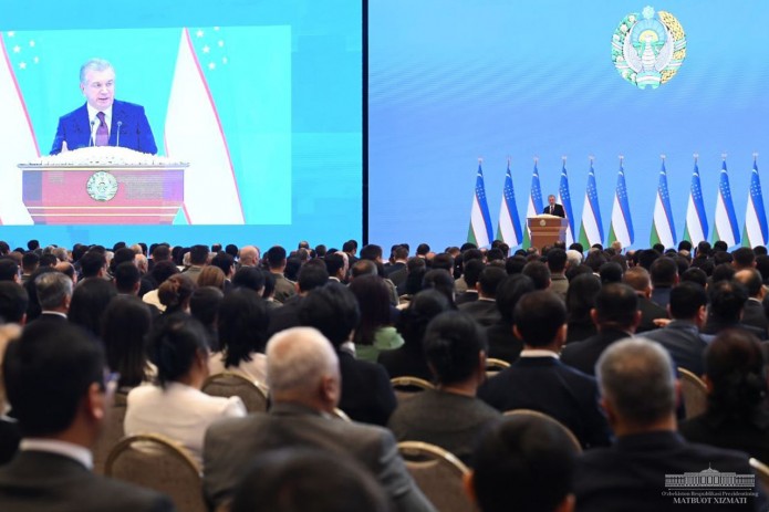 O'zbekistonda kelasi uch yilda barcha davlat tashkilotlarida quyosh panellari va issiq suv ...