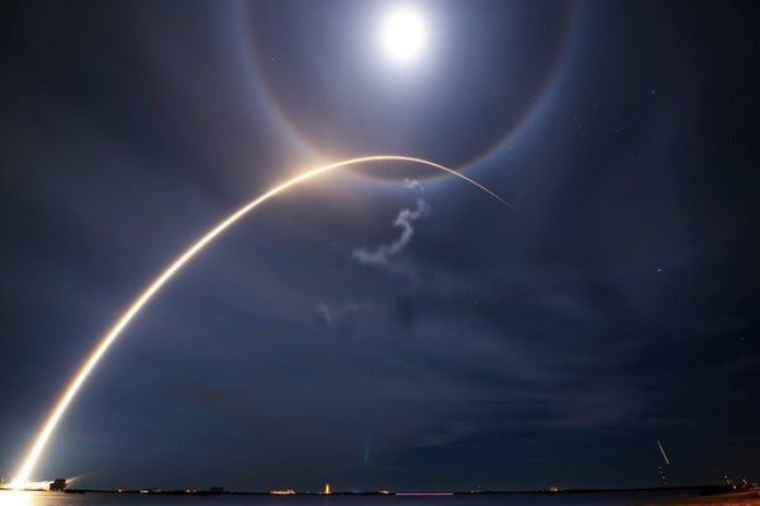 SpaceX Starlink sun'iy yo'ldoshlarini orbitaga olib chiqdi | UzReport.news